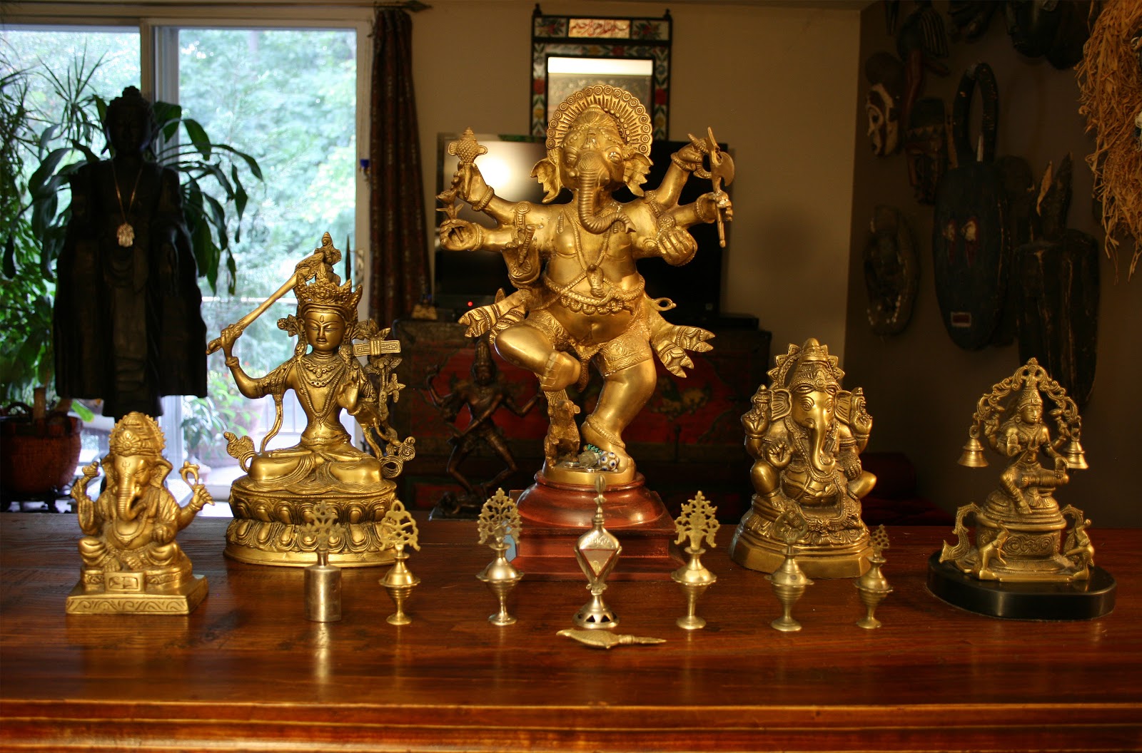 apartmentf15: chinese altar table accessories