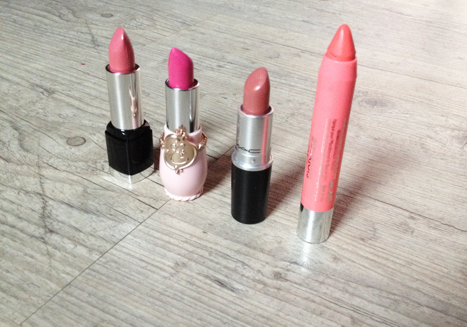 Lilia: Défi du lundi : les rouges à lèvres