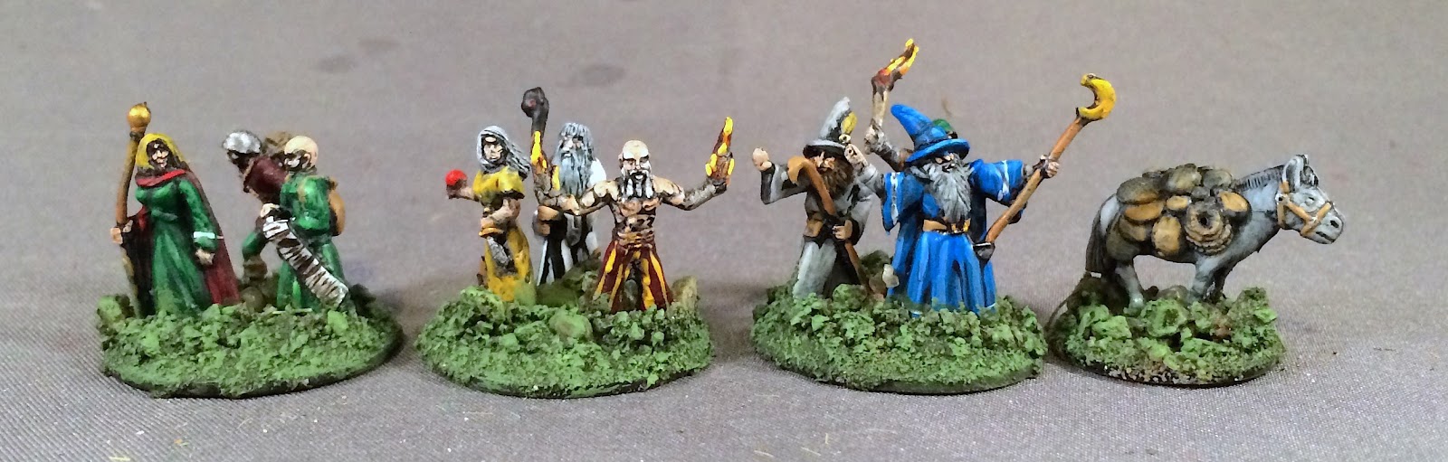 Bob's Miniature Wargaming Blog: Character bases for Dragon Rampant
