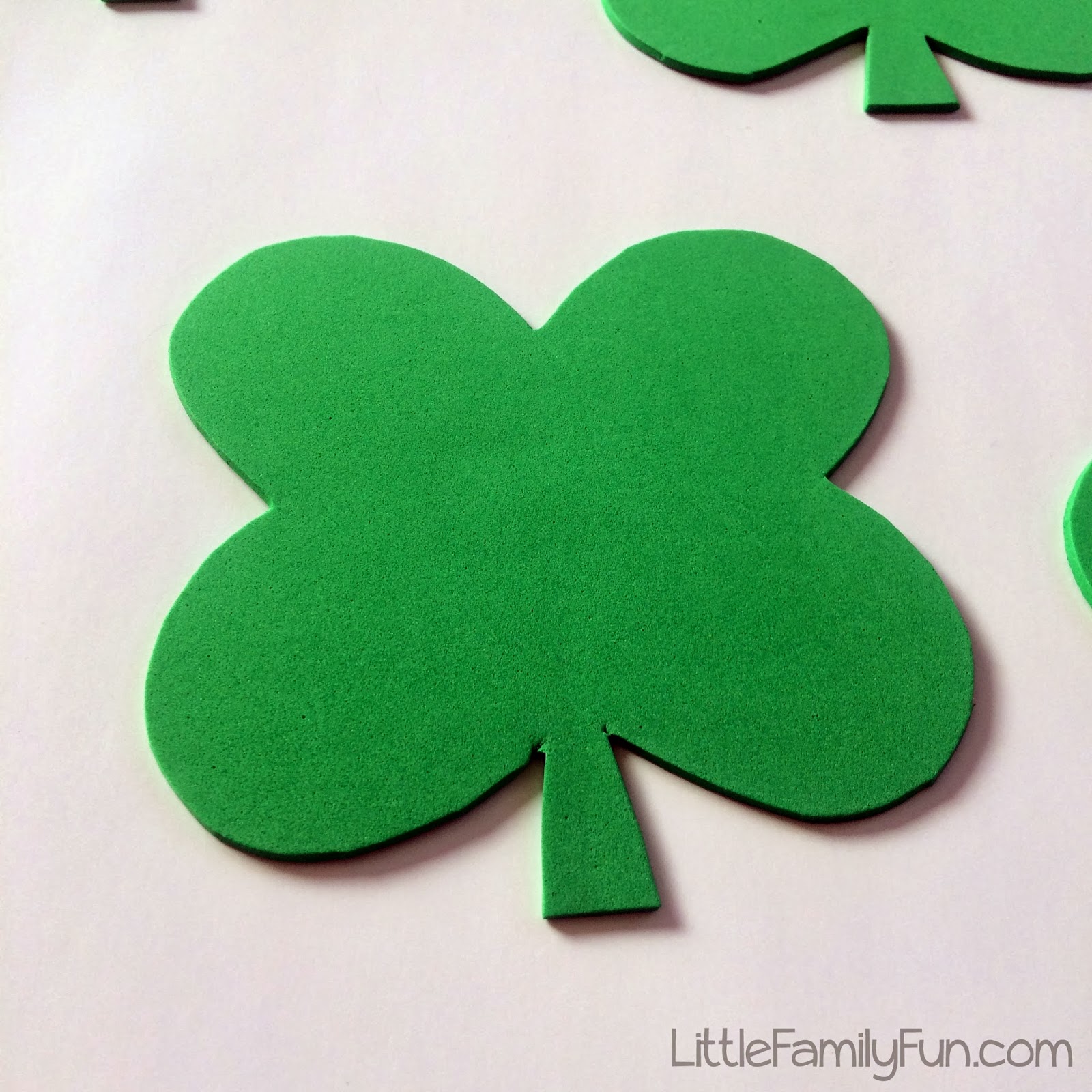 Little Family Fun: Shamrock Puzzle Match - St. Patrick's Day Activity ...