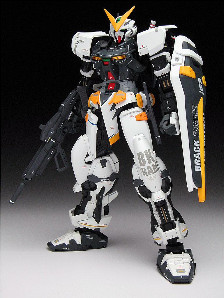 Painted Build: 1/100 Real Type Gundam Astray Black Frame