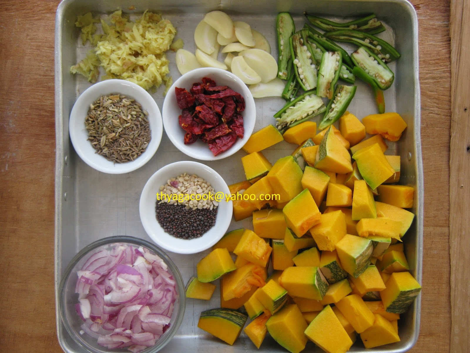 DAUN KARI Masakan Malaysia.....: LABU KUNING MASAK KOOTU