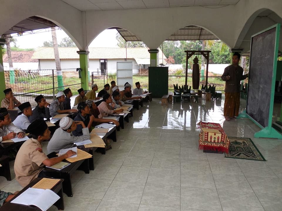 PONDOK PESANTREN SYAFI'I AKROM KOTA PEKALONGAN: PUTRA