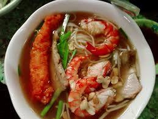 LƯU KHÂM HƯNG (劉欽興): ĂN BÚN SUÔNG 70 NĂM TRONG CHỢ BẾN THÀNH