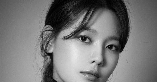 Sooyoung reveals new profile pictures for her agency