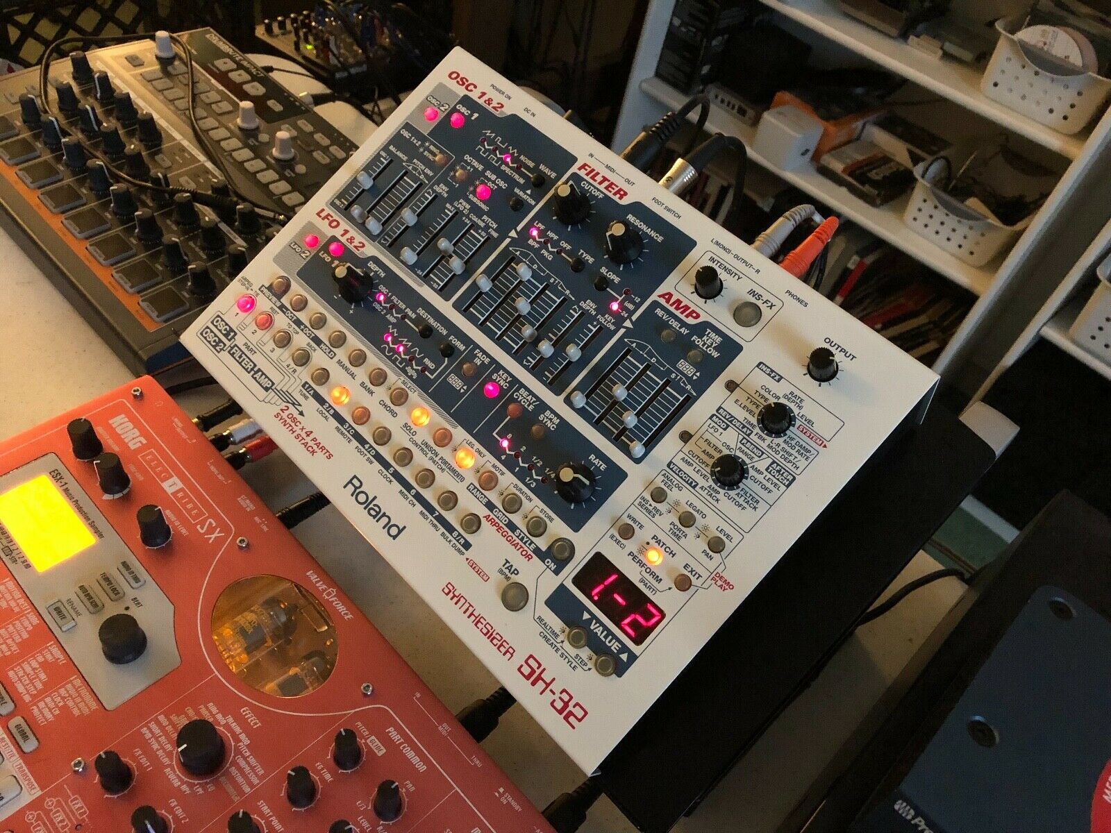 MATRIXSYNTH: Roland SH-32 Desktop VA Synthesizer