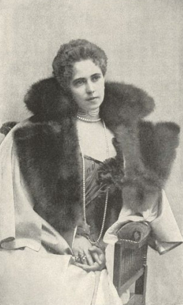 Ploaia de cuvinte: Locul Reginei Maria in istoria publicitatii mondiale