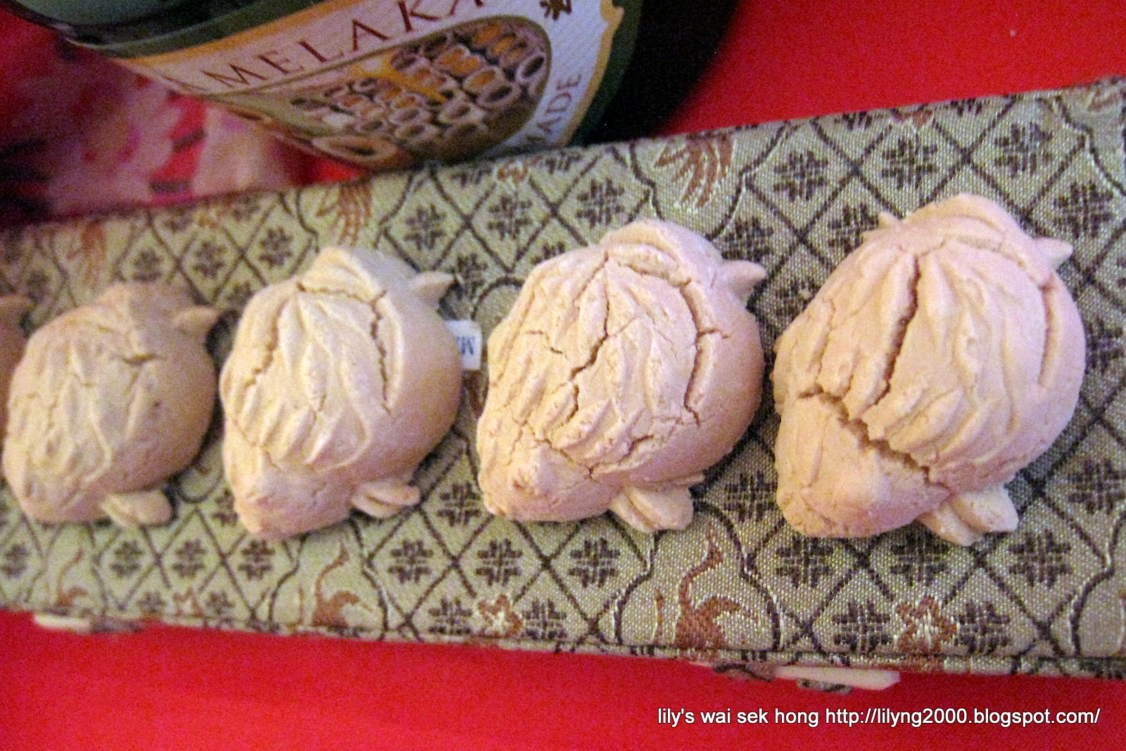 Lily's Wai Sek Hong - Favorites: Kuih Bangkit Gula Melaka Flavored