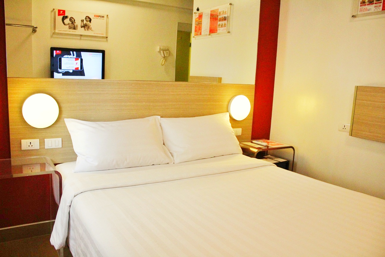 Budget Hotel in Manila: The Red Planet Makati Avenue Blog Review