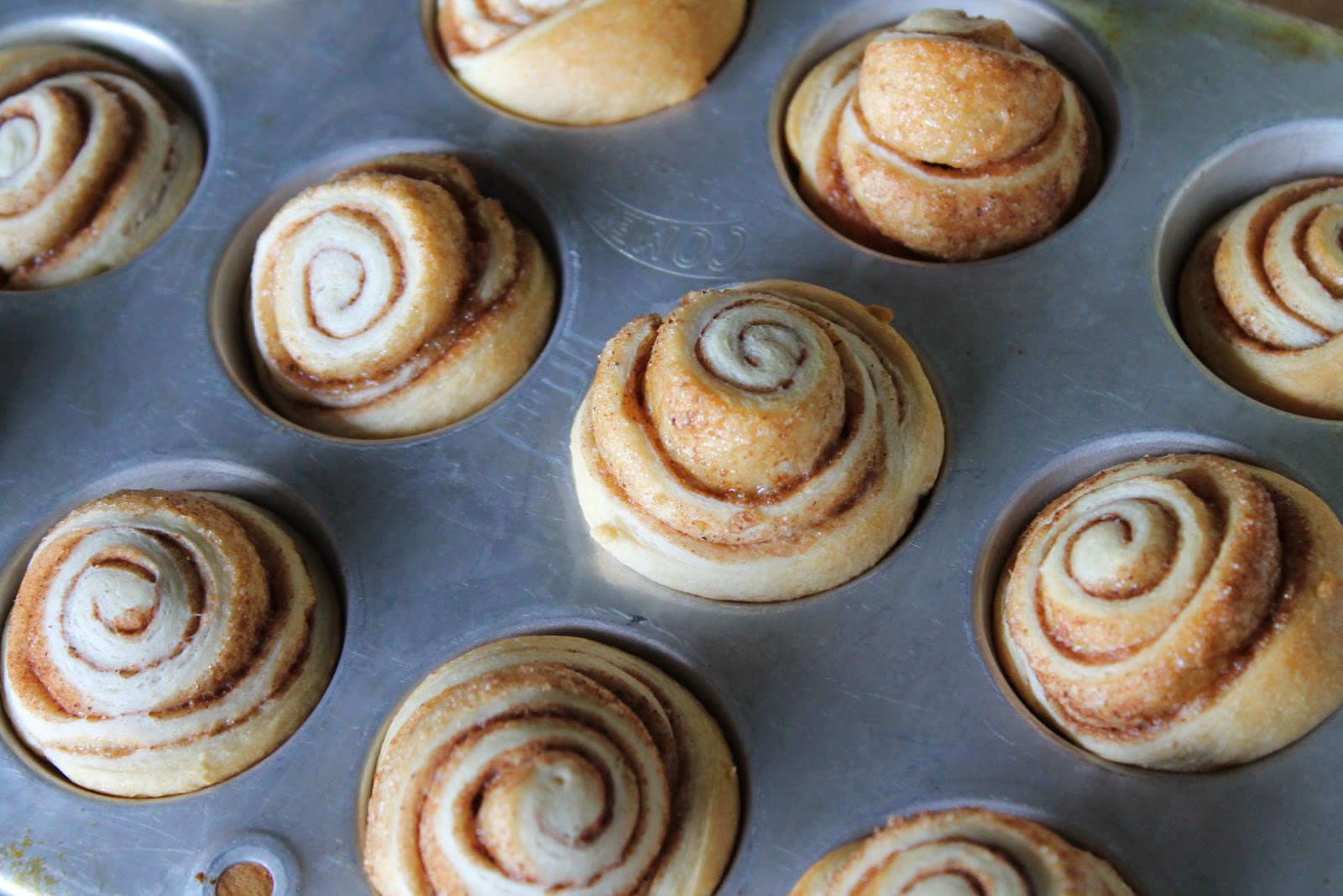 Pumpkin Spice Mini Cinnamon Rolls - TfDiaries