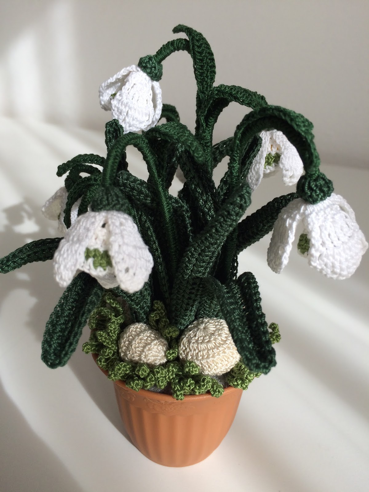 How to crochet a Snowdrop