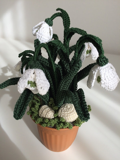 How to crochet a Snowdrop