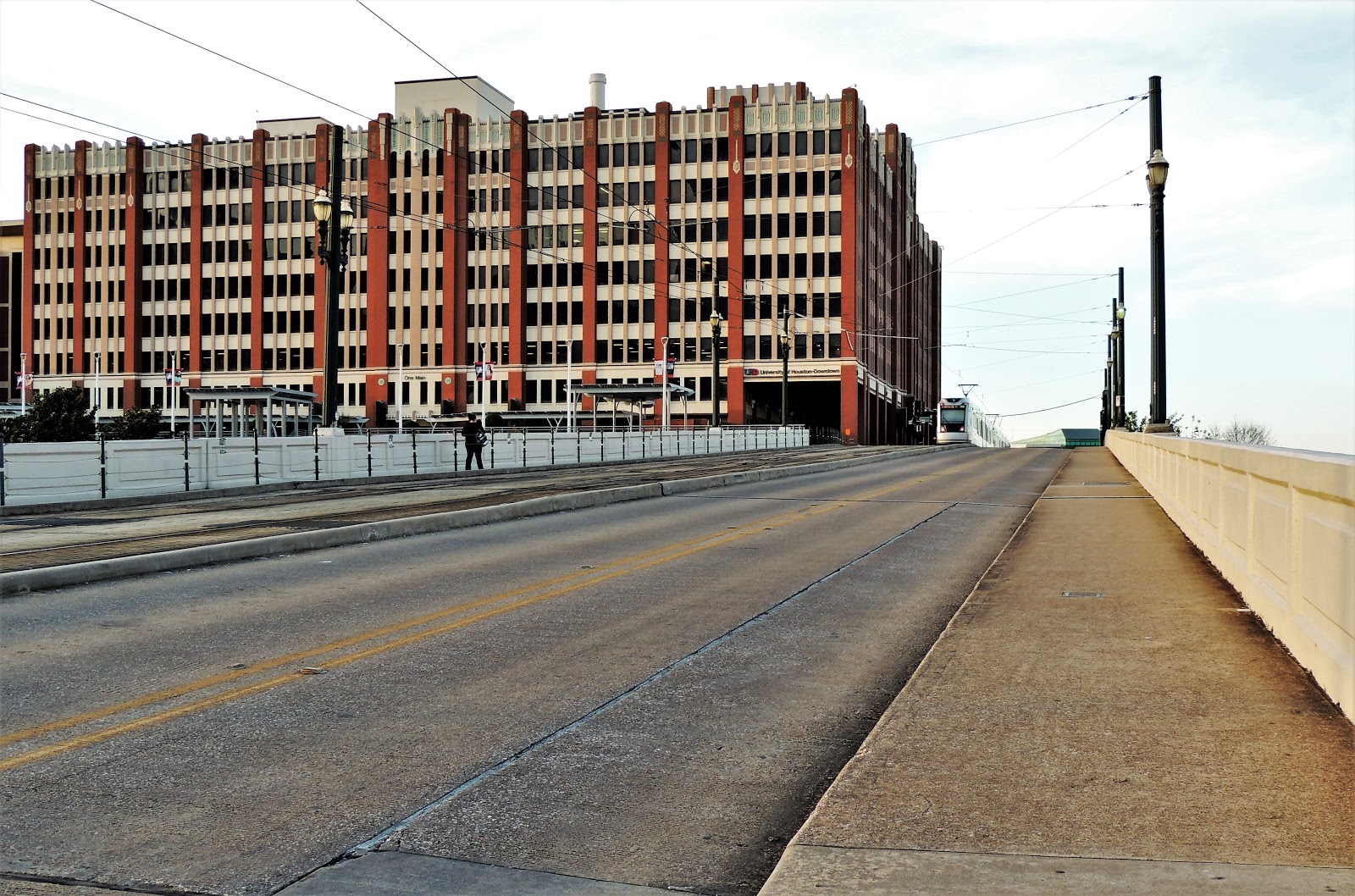 Houston in Pics: Main Street Bridge over Buffalo Bayou in Downtown Hous