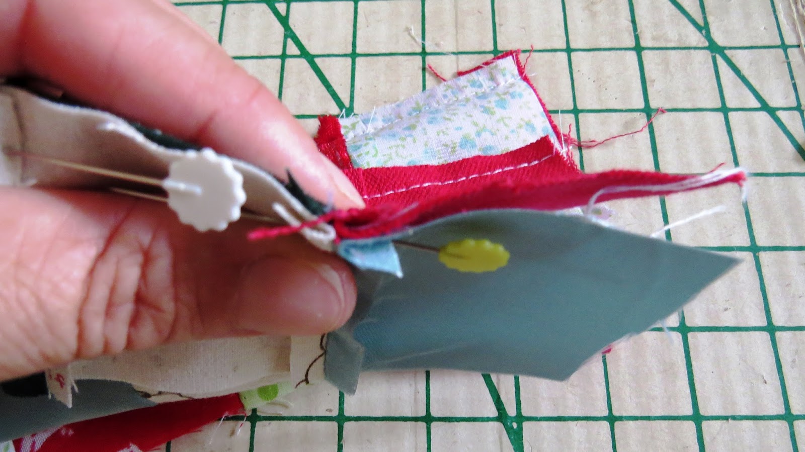 Creating my way to Success: Patchwork Gift Bag from Fabric Scraps