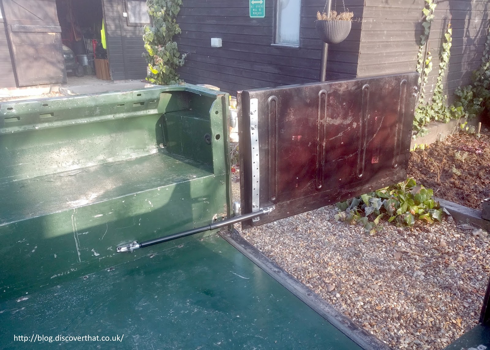 DiscoverThat - Journal: Pickup gate stay