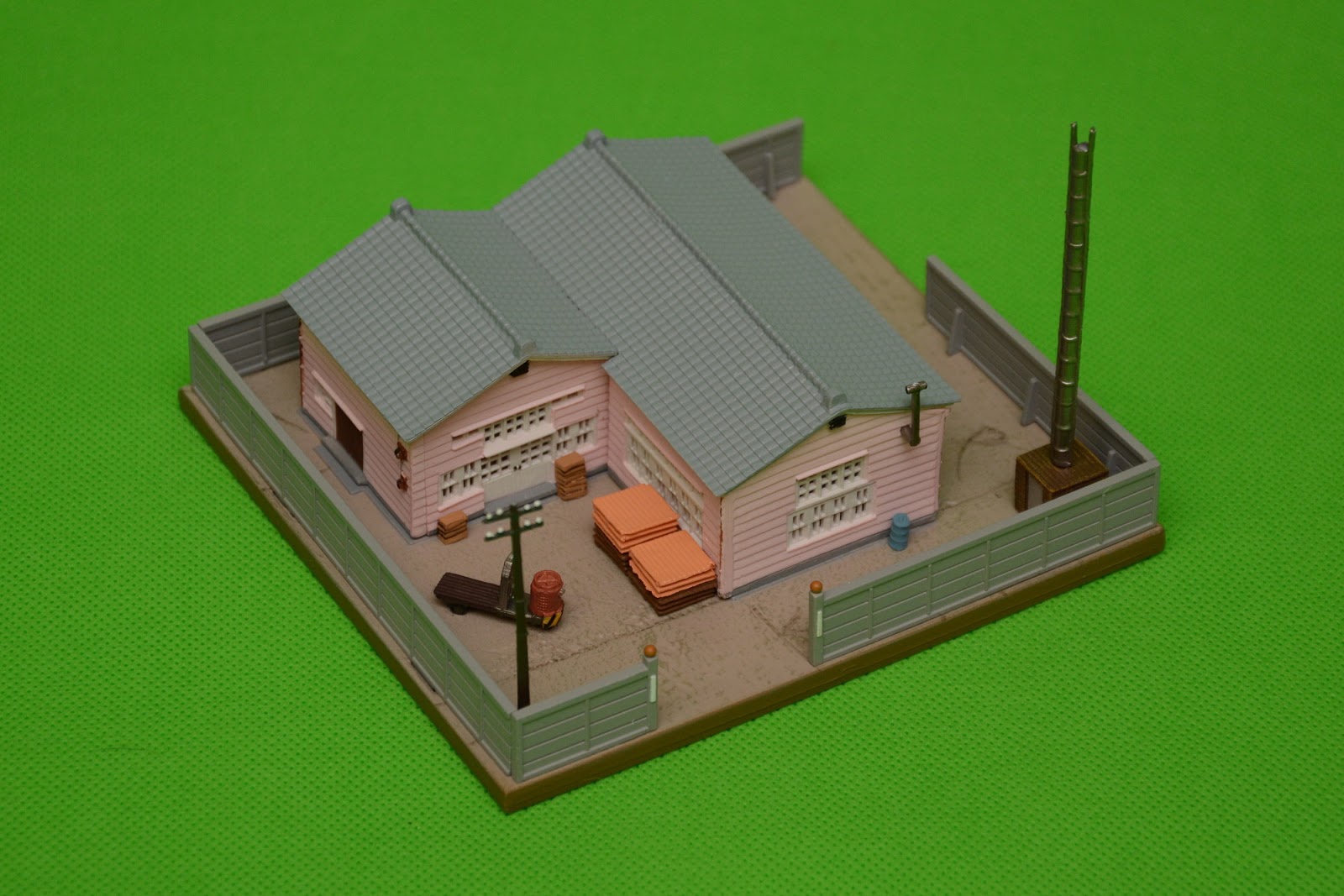 My Miniature Worlds: Tomytec 009-3 C3, N-scale downtown factory set