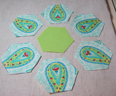 The House on the Side of the Hill: A Free Pattern - Hexie Flower Coasters