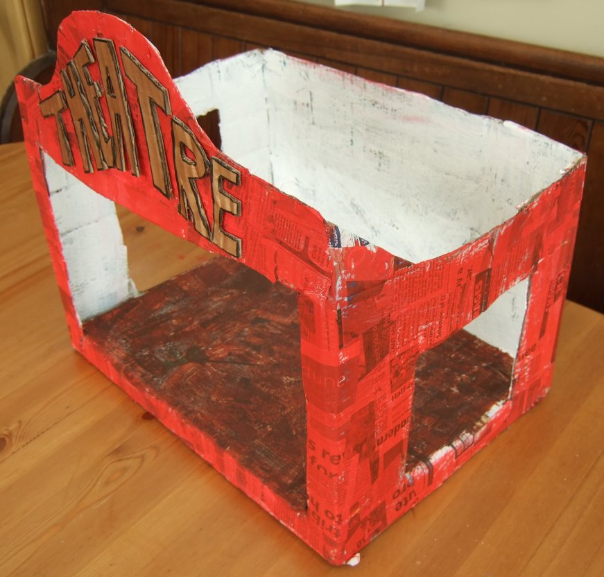 Emy's Crafty Blog: A cardboard box theatre