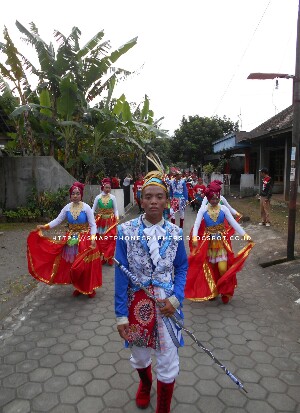 Kesenian Drumblek - Hunting Keceriaan - SmartphoneGraphers