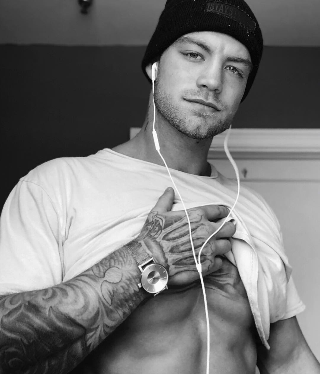 DUSTIN MCNEER : 38 IMÁGENES QUE NOS REGALÓ EN NOVIEMBRE