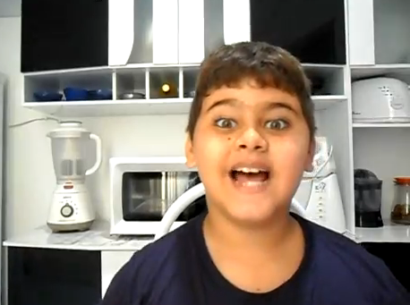 Veja como esta o menino que ficou famoso ao dublar a música "Pintinho ...