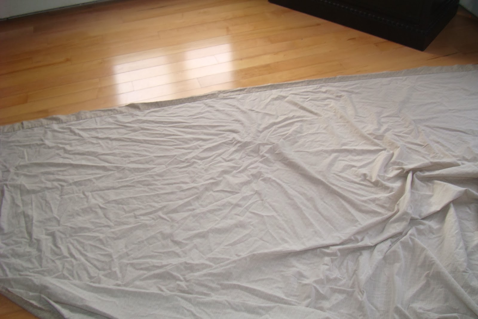 Hasty Doodle: Quick and Easy - Turning Sheets Into Curtains