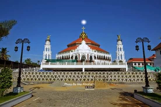 CHRISTIAN MONITOR: Don't throw stones... this church (Edappally) is a ...