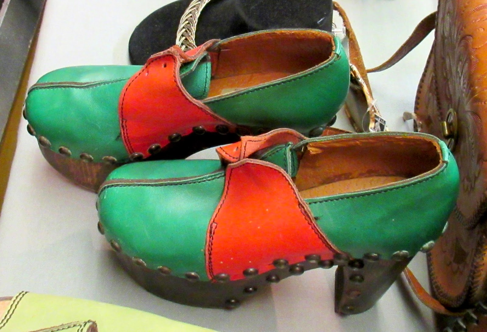 Idiosyncratic Fashionistas: The Manhattan Vintage Show: Your Source in ...