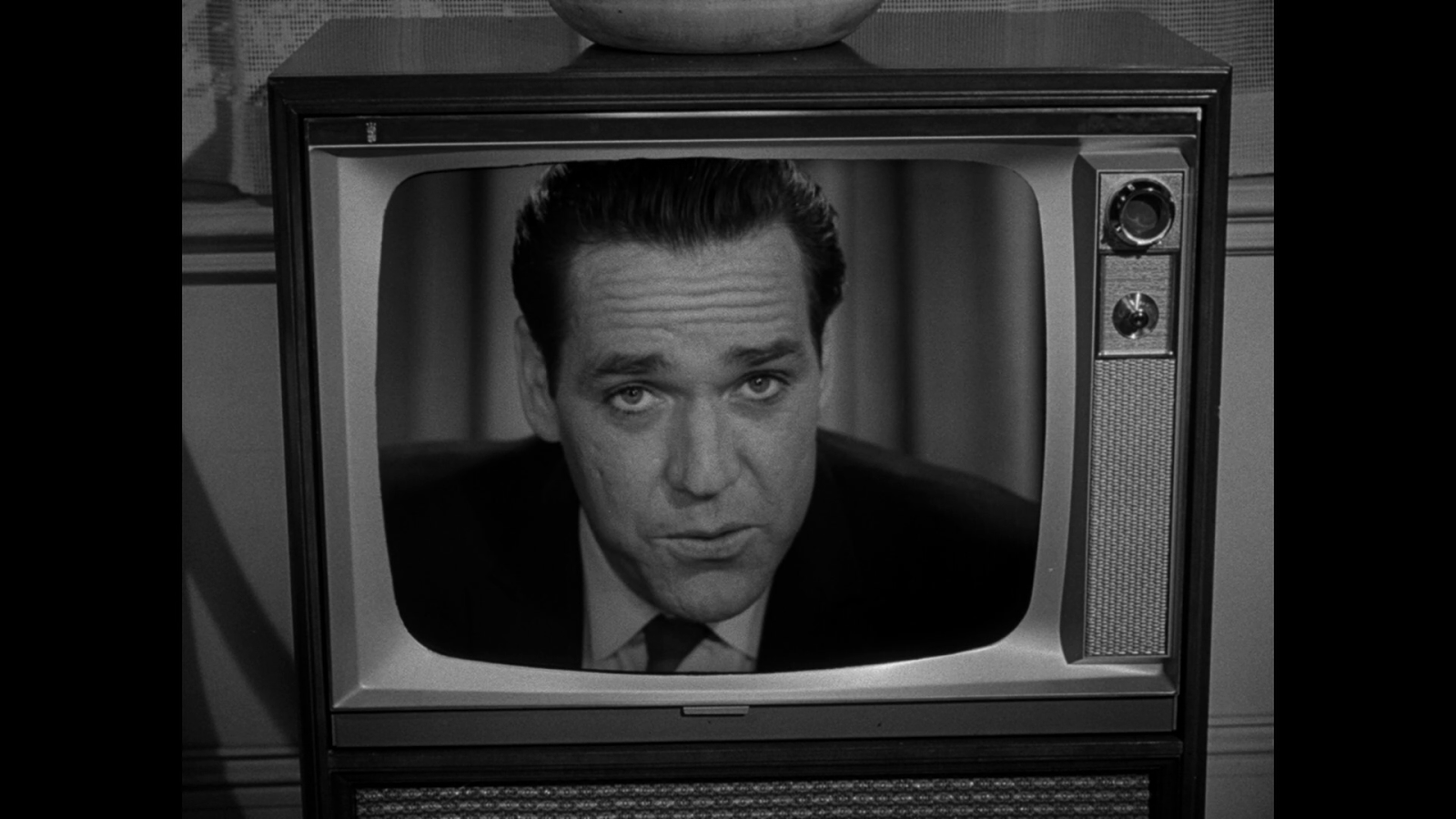 My Life in the Shadow of The Twilight Zone: Episode Spotlight: "Ring-a ...