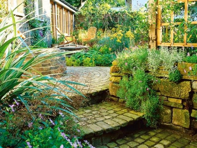 How to build a garden stairs design as a decorative element?