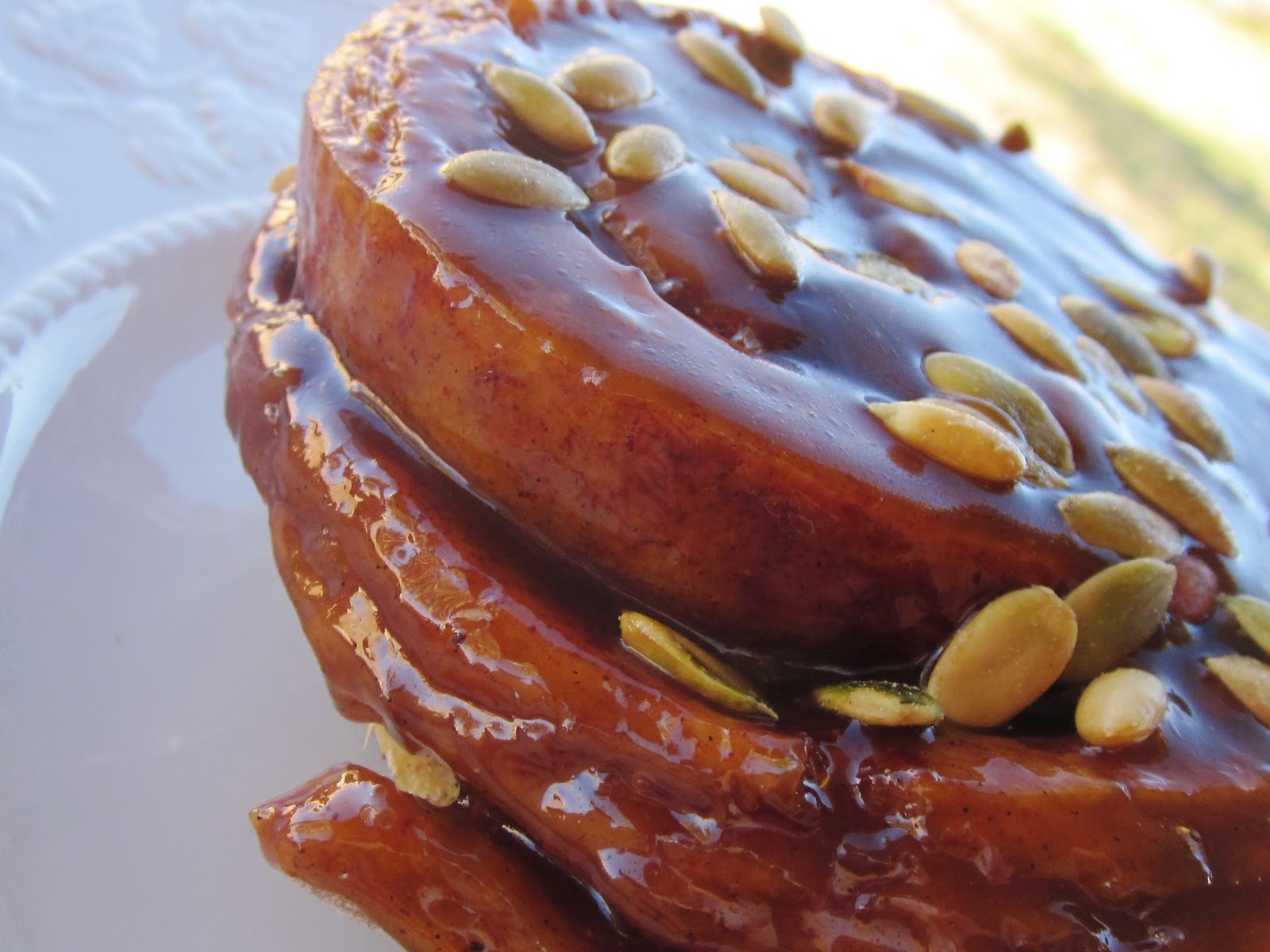 Chef Tess Bakeresse: A Single Sticky Bun As Big As A Dinner Plate