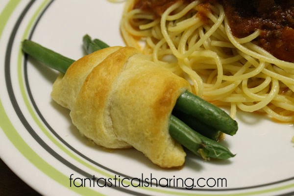 Fantastical Sharing of Recipes: Gouda & Green Bean Crescent Rolls
