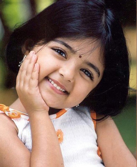 CHILD ARTIST TARUNI AKA THARUNI SACHDEV PHOTOS HQ family childhood ...