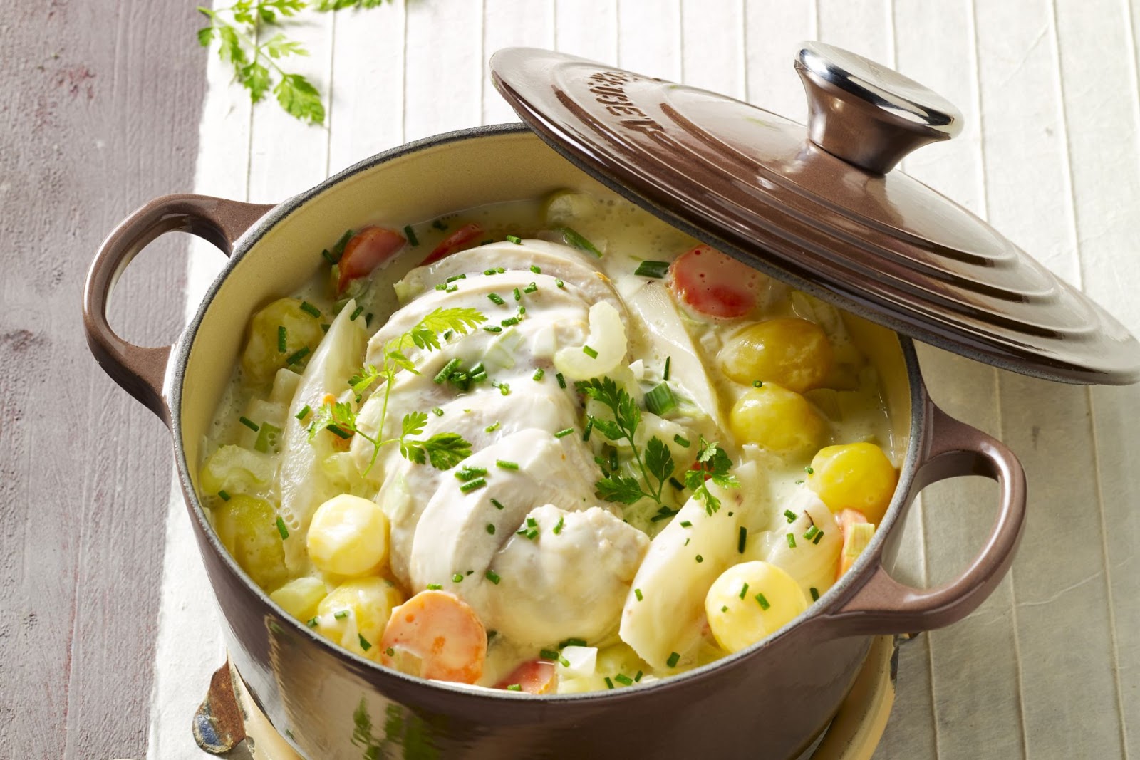 8 MAKANAN KHAS BELANDA YANG LEZAT DAN POPULER