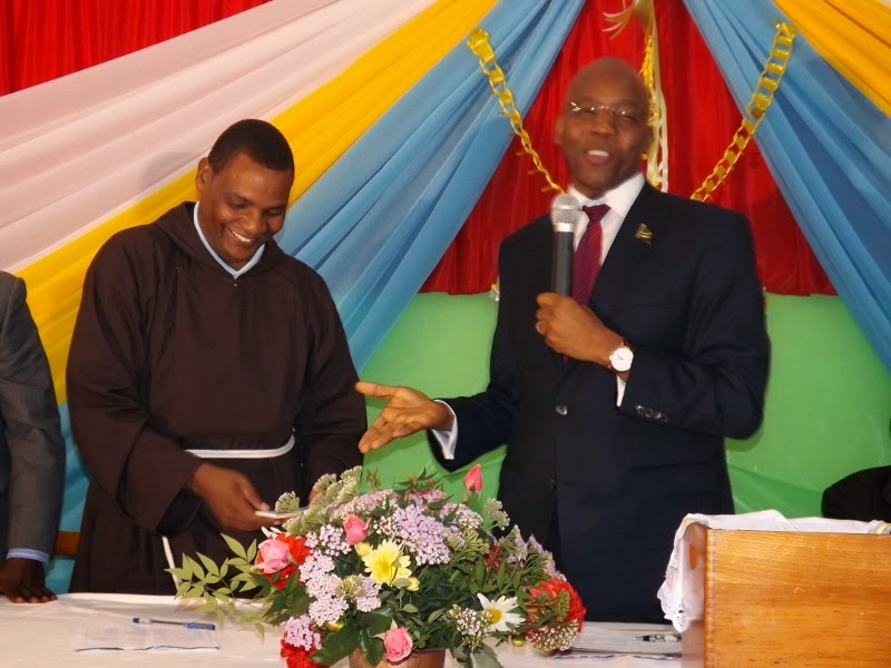 HANDENI KWETU: James Mbatia aalikwa mahafari ya kidato cha sita Maua ...