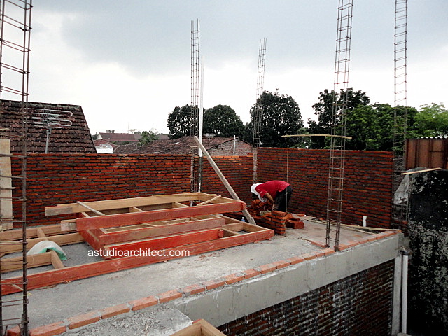 home interior: Tahap setelah cor beton dak lantai 2: pasangan dinding ...