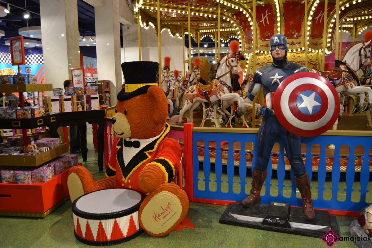 MI MUNDO AMAJAIAK: HAMLEYS EN PRAGA