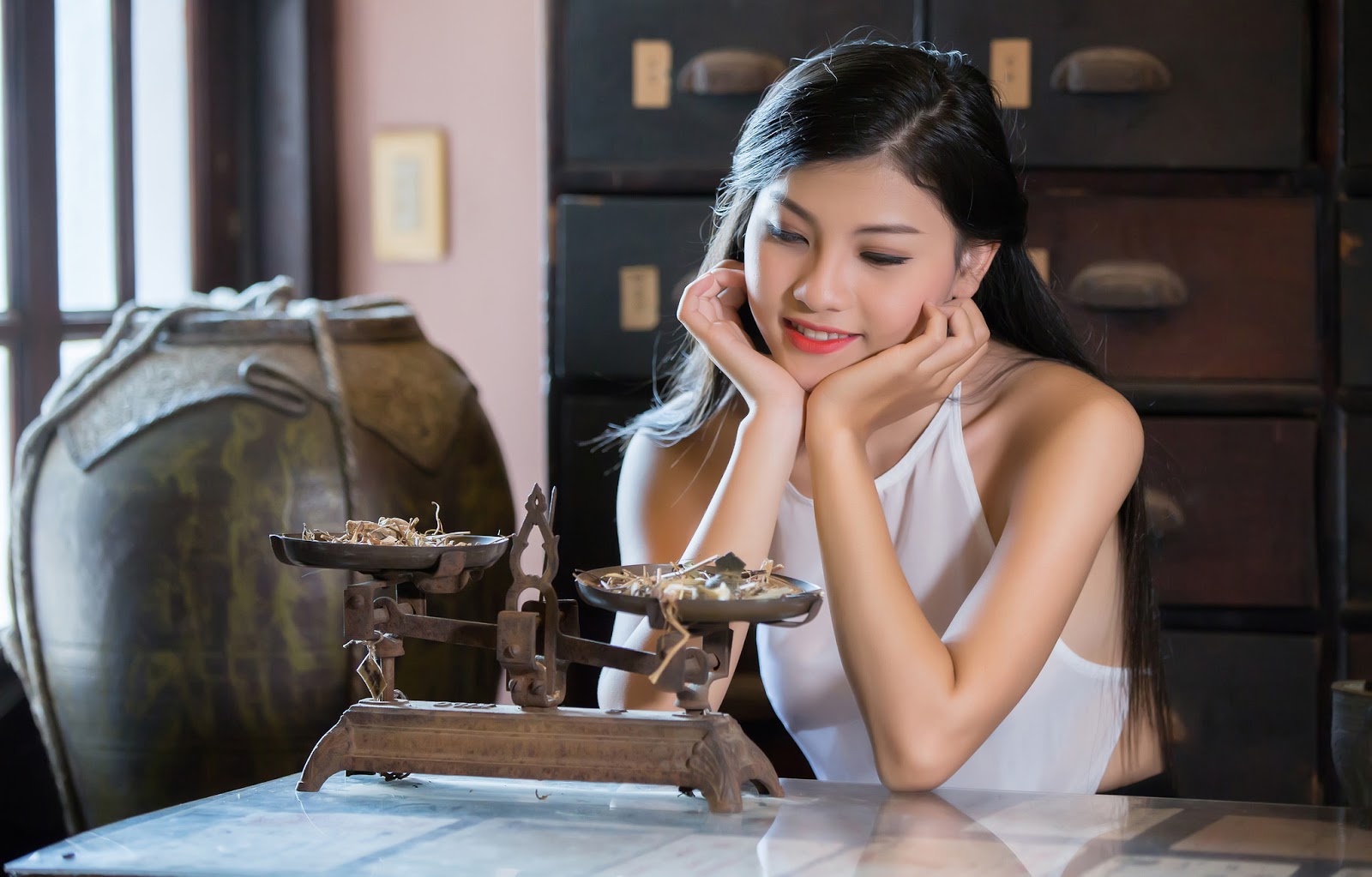 Cô lang y bốc thuốc tác giả Tommy Tèo - EM XINH NUMBER ONE