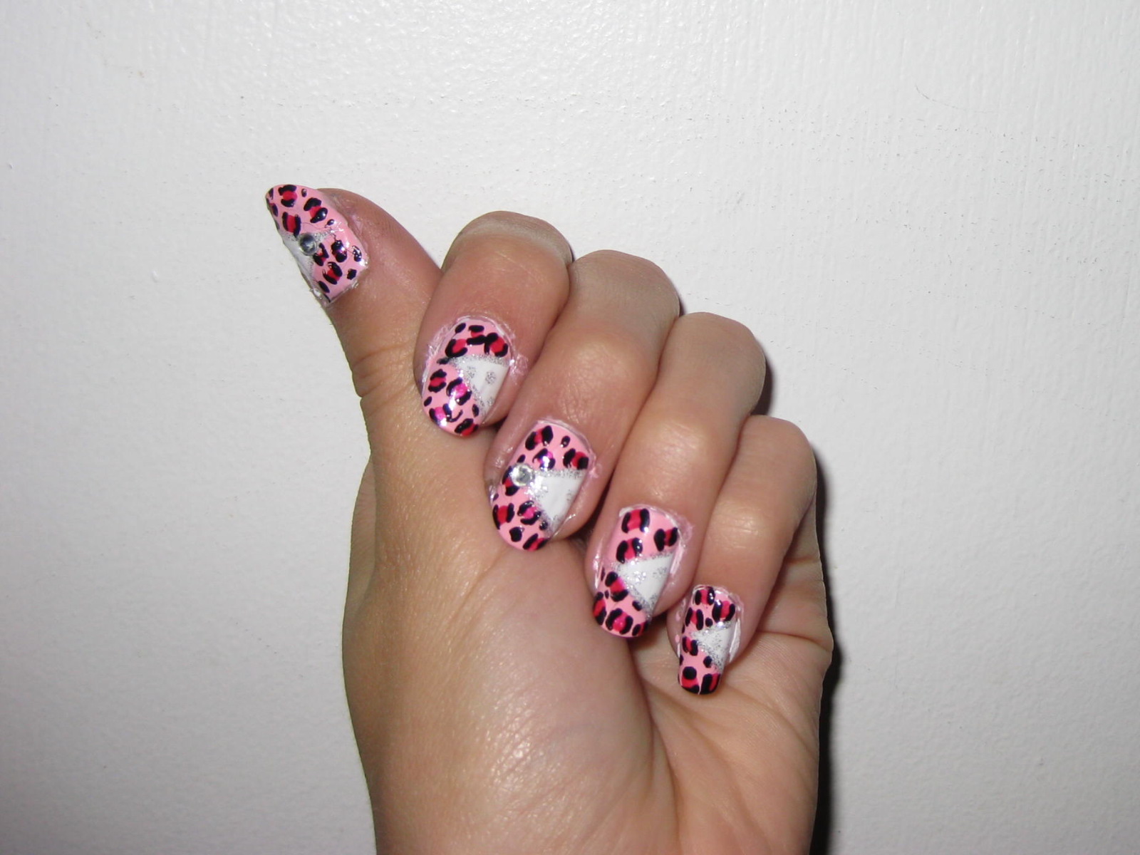 Simply Chic xox: Pretty n' Pink Leopard Nails