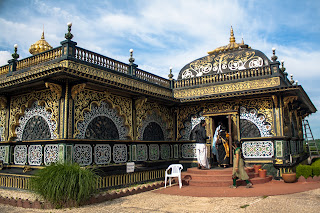 The Weekend Lifesmith: Palace of Gold - ISKCON Temple in West Virginia