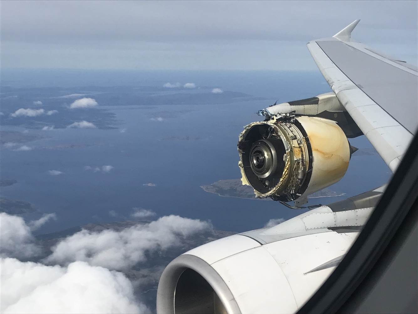 The Silicon Graybeard: Another A380 Loses an Engine in Mid-Flight