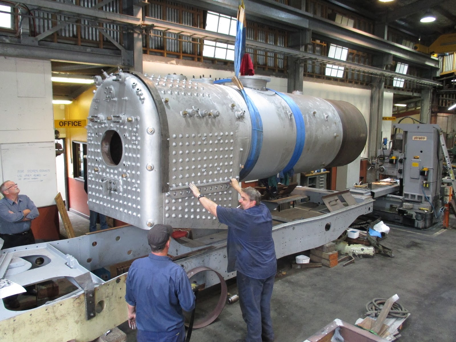 Trial Fitting A Garratt Boiler - Puffing Billy Railway