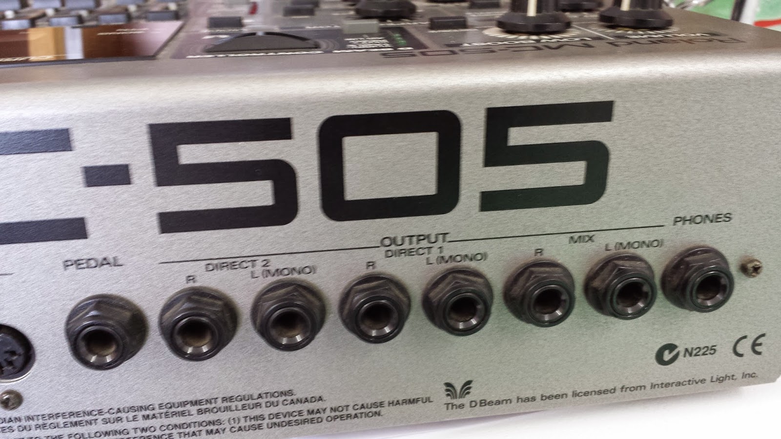 JonDent - Exploring Electronic Music: Roland MC 505 - Groove box