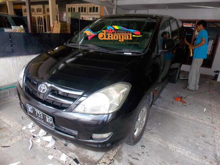 custom stiker mobil branding wrapping dan cutting sticker : innova ...