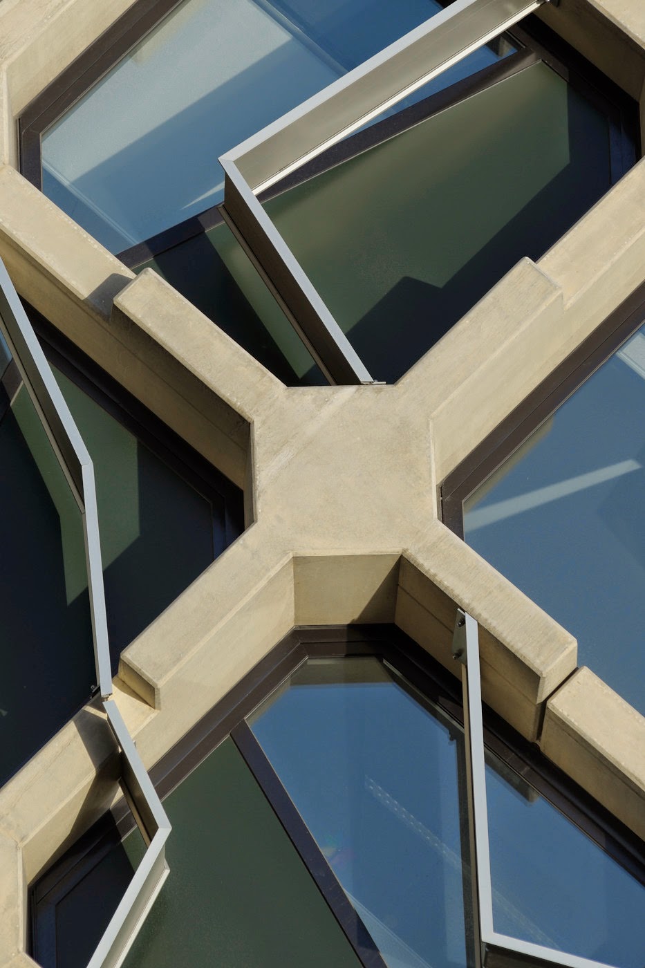 I now know what it's like to live in a jukebox: Lyons Architecture ...