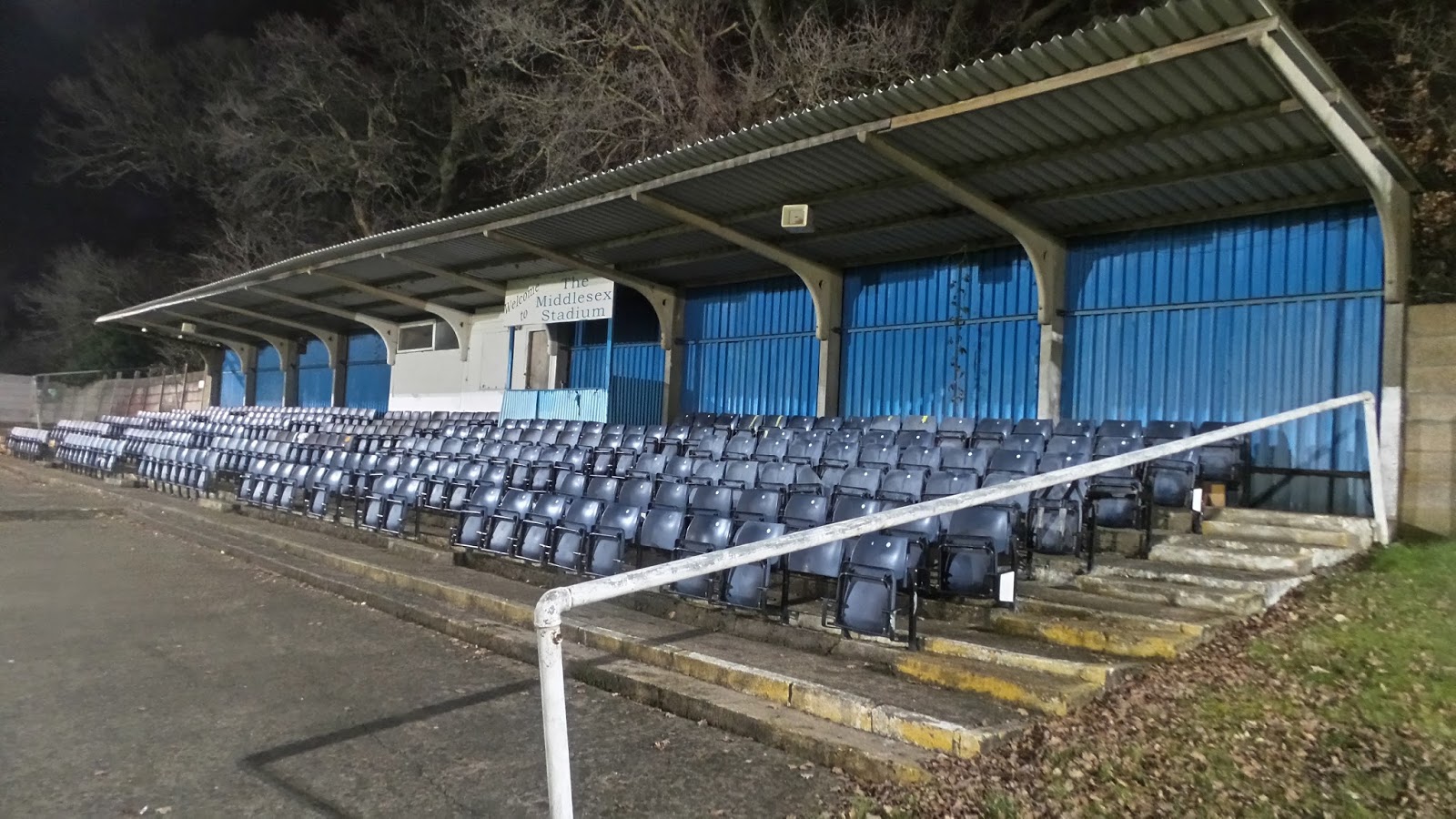 The Wycombe Wanderer: Hillingdon Borough - Middlesex Stadium