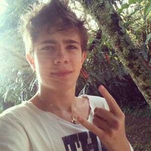 Imagines Leonardo Picon : Personagens - Sinopse