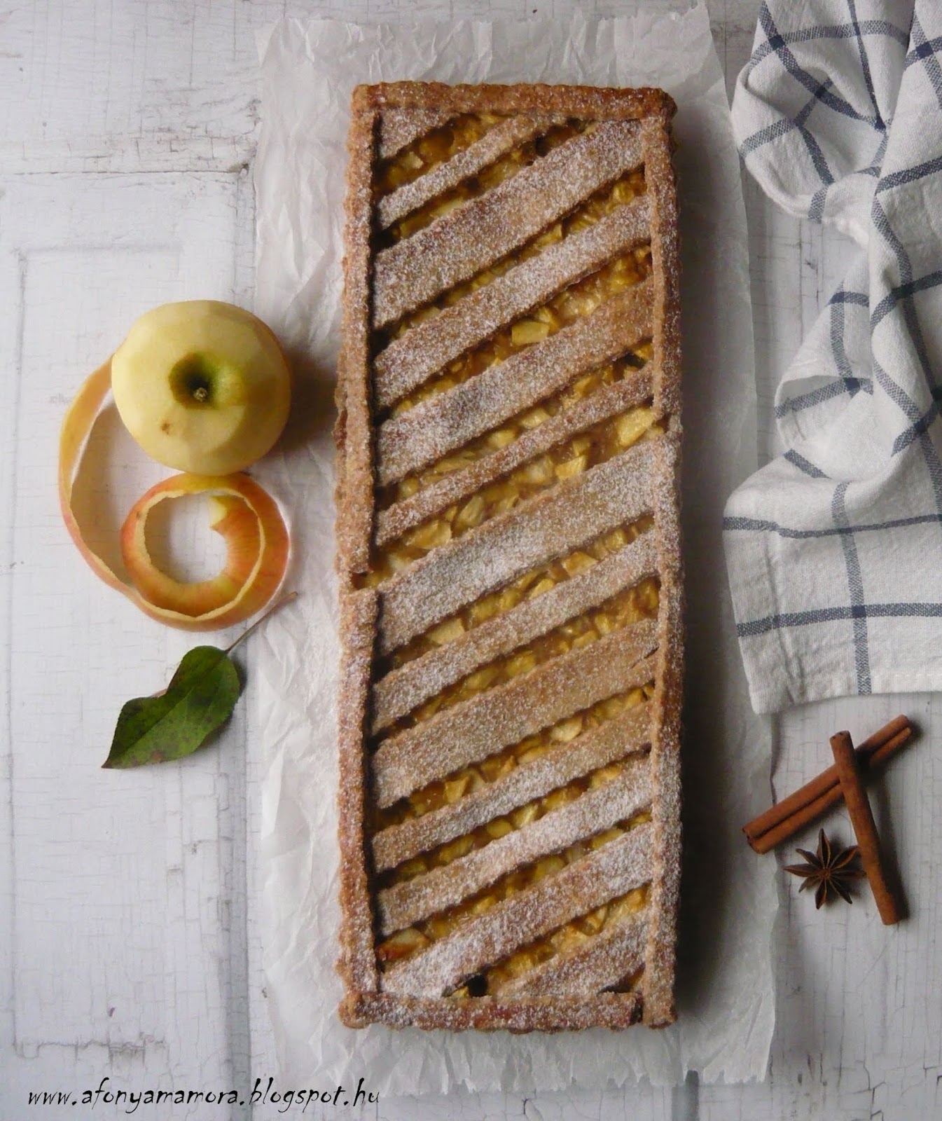 Az áfonya mámora: Almás linzer szelet