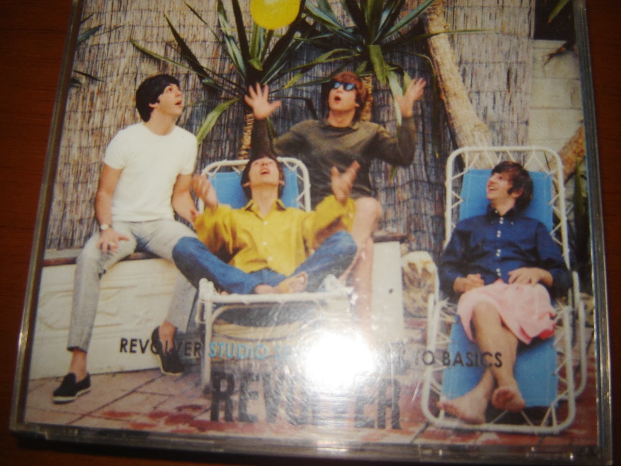 Beatle Collector: THE BEATLES REVOLVER BACK TO BASICS - 4-CD-SET+BOOKLET