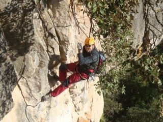 JORDI AVENTURAS: Técnicas de descenso en rapel